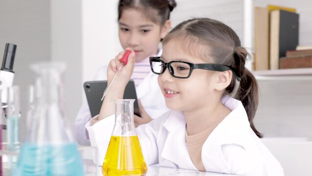 「Examples」の写真素材 | 312,864件の無料イラスト画像 | Adobe Stock