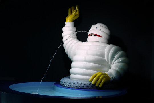 Bibendum bilder – Bläddra bland 208 stockfoton, vektorer och videor ...