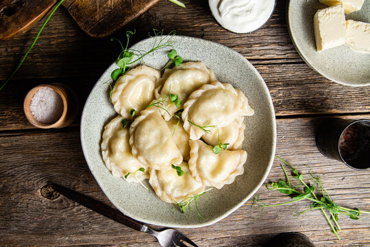 Pyrogy Képek – Böngésszen 26,212 stockfotókat, vektorokat és videókat ...