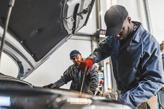 รูปภาพ"Motor Mechanic" – เลือกดูภาพถ่ายสต็อก เวกเตอร์ และวิดีโอ58,968 ...