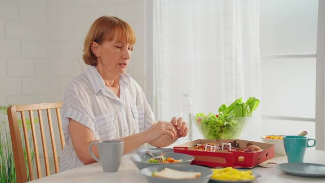 Imágenes de Unsocial: descubre bancos de fotos, ilustraciones, vectores ...