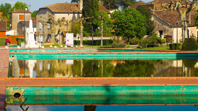 "Saison Estivale" Images – Browse 587 Stock Photos, Vectors, and Video ...