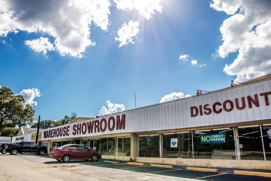 "Discount Store" Images – Browse 11,300 Stock Photos, Vectors, and ...