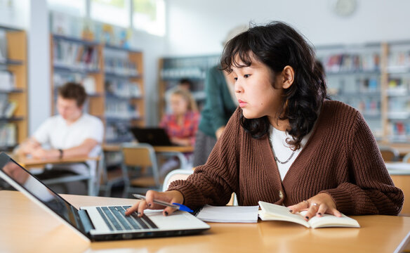 "Homework Assignment" Bilder – Durchsuchen 900,942 Archivfotos ...