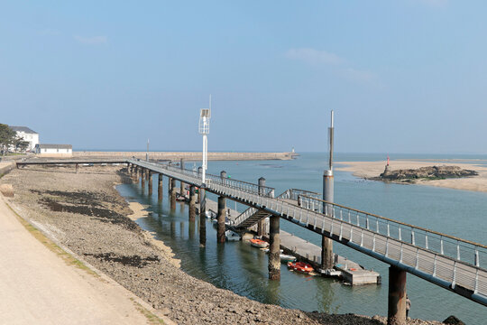 รูปภาพBatz-Sur-Mer – เลือกดูภาพถ่ายสต็อก เวกเตอร์ และวิดีโอ875 | Adobe ...