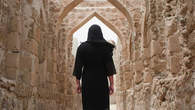 "Bahrain Fort" Images – Browse 633 Stock Photos, Vectors, and Video ...