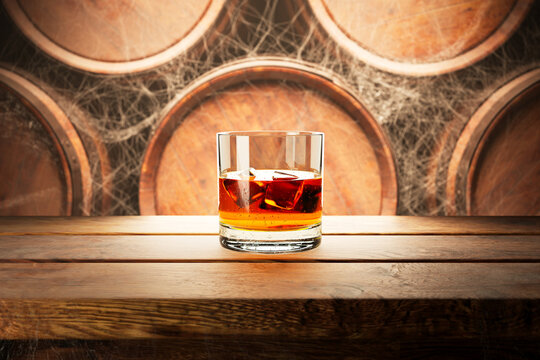 Distillat Bilder – Durchsuchen 126,694 Archivfotos, Vektorgrafiken und ...