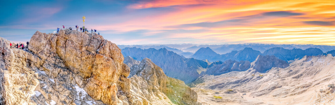 รูปภาพBergwanderer – เลือกดูภาพถ่ายสต็อก เวกเตอร์ และวิดีโอ1,183 ...