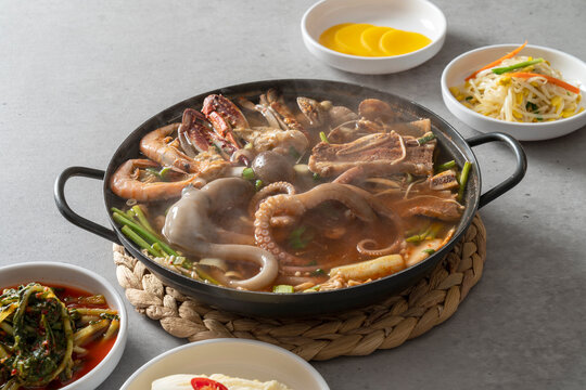 "Octopus Soup" Bilder – Durchsuchen 139 Archivfotos, Vektorgrafiken und ...