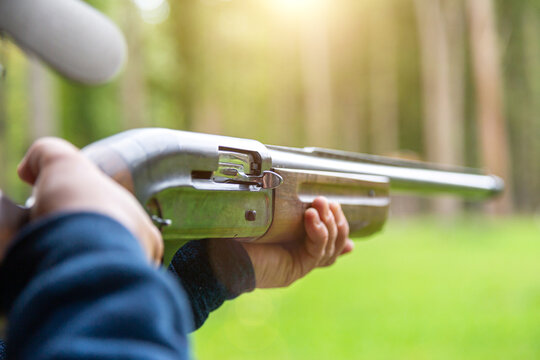 「Double-Barreled」の写真素材 | 1,733件の無料イラスト画像 | Adobe Stock