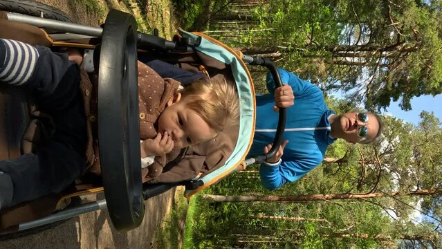 "Baby Carriage Images – Browse 142,911 Stock Photos, Vectors, and Video ...