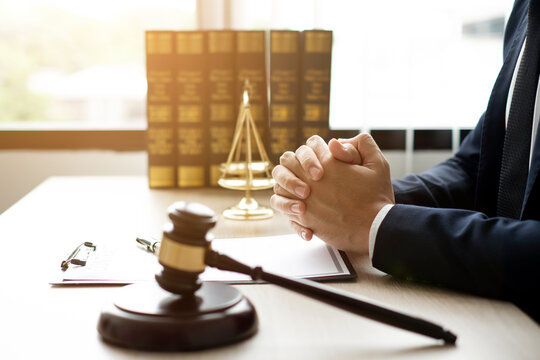 "Court Order" Imagens – Procure 4,826 fotos, vetores e vídeos | Adobe Stock