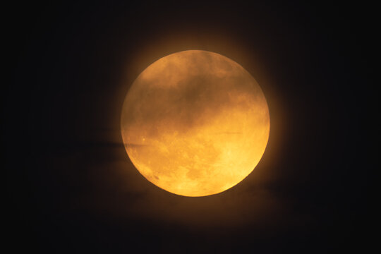 Neumond Bilder – Durchsuchen 7,214 Archivfotos, Vektorgrafiken und ...