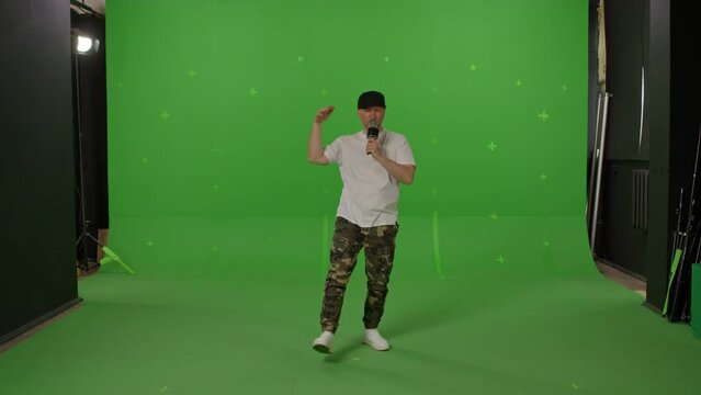 Green Screen Singing Images – Browse 3,687 Stock Photos, Vectors, and ...