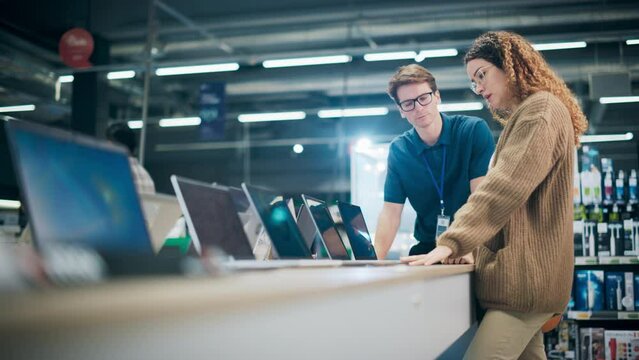 "Sales Assistant" Images – Parcourir 5,233 le catalogue de photos ...