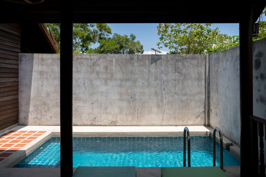 Swimming-Pool bilder – Bläddra bland 1,771,405 stockfoton, vektorer och ...