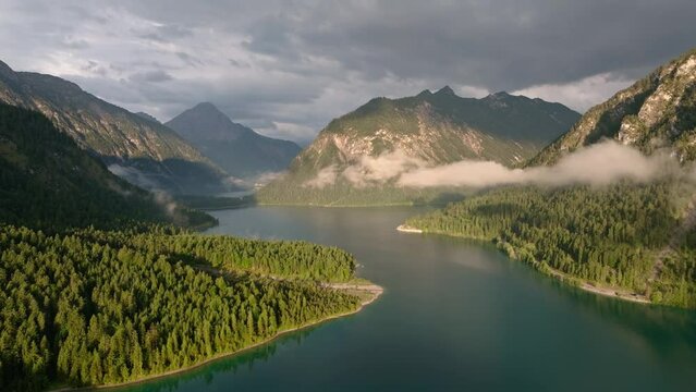 「Plansee」の写真素材 | 2,900件の無料イラスト画像 | Adobe Stock