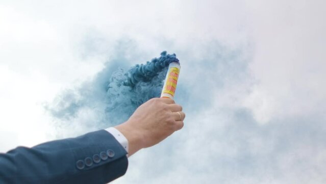 "Smoke Flare" Bilder – Durchsuchen 134 Archivfotos, Vektorgrafiken und ...