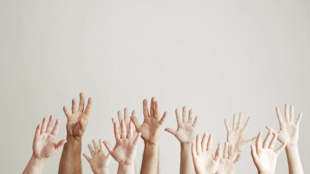 「Reaching」の写真素材 | 860,167件の無料イラスト画像 | Adobe Stock