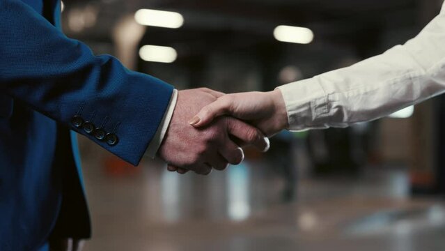 Handshake Shipping Images – Browse 11,336 Stock Photos, Vectors, and ...