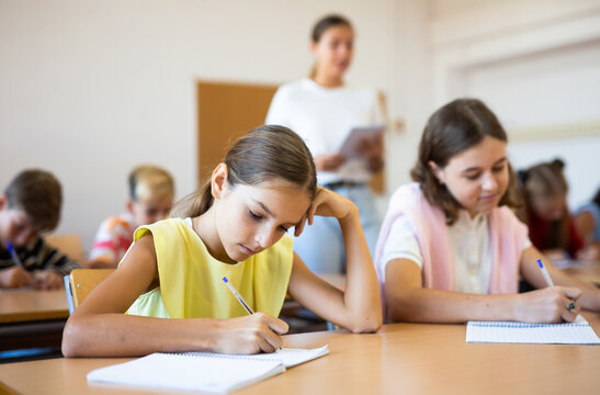 "Primary School Pupil" Images – Browse 152,864 Stock Photos, Vectors ...