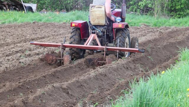 "Mini Tractor"-Bilder: Stock-Fotos & -Videos. | Adobe Stock