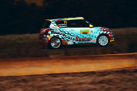 Adac Bilder – Durchsuchen 1,055 Archivfotos, Vektorgrafiken und Videos ...