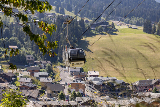 Telecabin Bilder – Durchsuchen 350 Archivfotos, Vektorgrafiken und ...