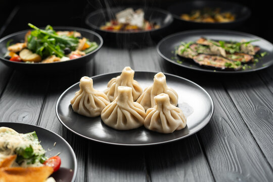 รูปภาพChinkali – เลือกดูภาพถ่ายสต็อก เวกเตอร์ และวิดีโอ128 | Adobe Stock