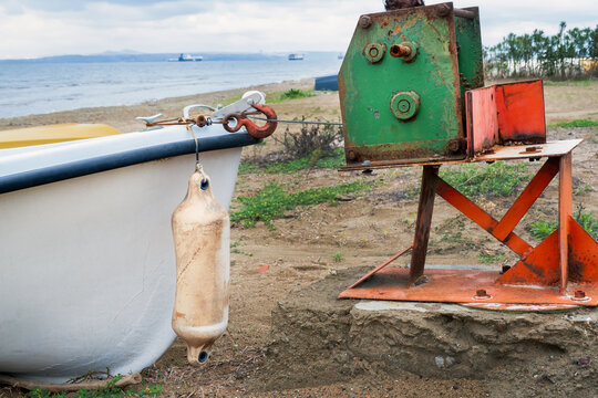 "Boat Winch" Images – Browse 75 Stock Photos, Vectors, and Video ...
