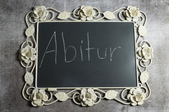 Abitur-Symbol Bilder – Durchsuchen 1,811 Archivfotos, Vektorgrafiken ...