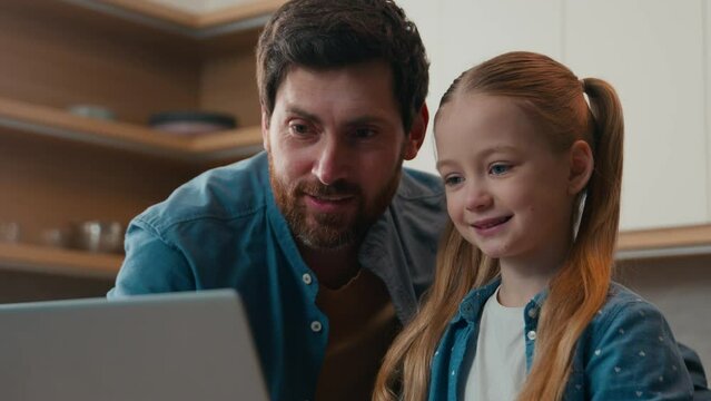 Teen E-Learning Images – Browse 30,899 Stock Photos, Vectors, and Video ...