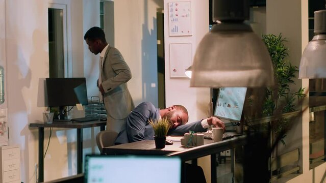 Slacking Imagens – Procure 16,438 fotos, vetores e vídeos | Adobe Stock