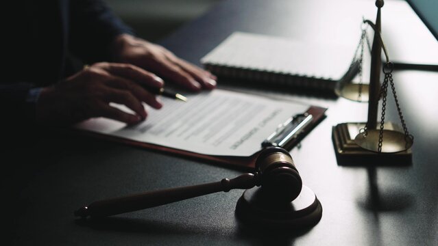 Folterknecht Bilder – Durchsuchen 10,329 Archivfotos, Vektorgrafiken ...