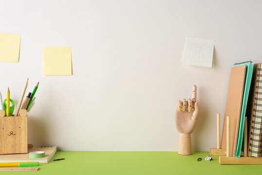 Sticky Note Desk Images – Browse 48,669 Stock Photos, Vectors, and ...
