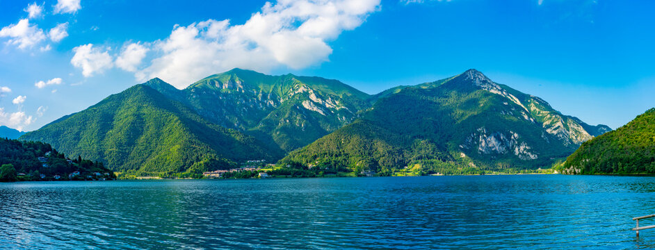 Wassertrum-Bilder: Stock-Fotos & -Videos. | Adobe Stock