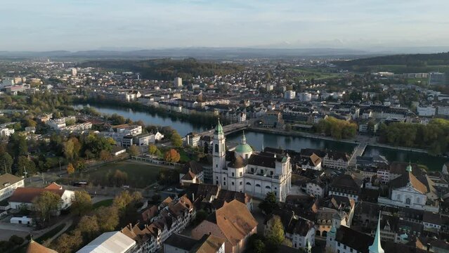 Solothurn 影像 – 瀏覽 4,664 個素材庫相片、向量圖和影片 | Adobe Stock