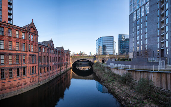 "River Irwell"-Bilder: Stock-Fotos & -Videos. | Adobe Stock