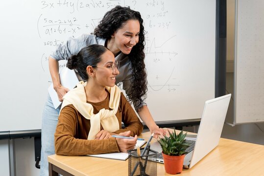 Friendly Coworkers Images – Browse 102,230 Stock Photos, Vectors, and ...
