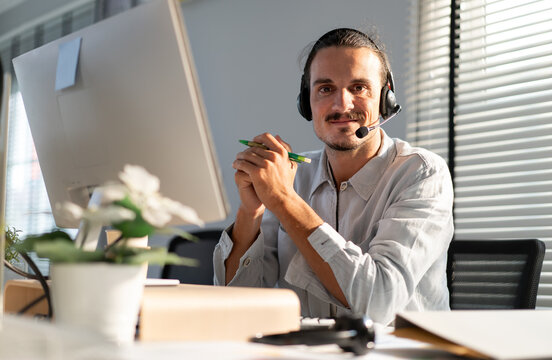 Middleman Bilder – Durchsuchen 10,272 Archivfotos, Vektorgrafiken und ...