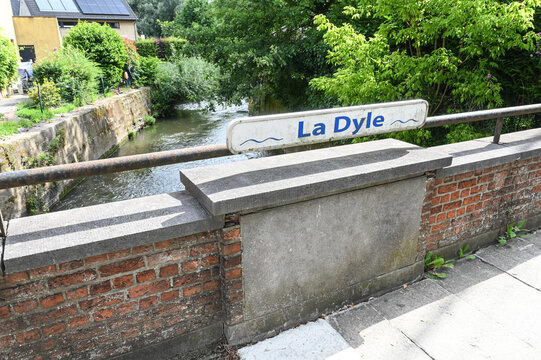 「Dyle」の写真素材 | 267件の無料イラスト画像 | Adobe Stock