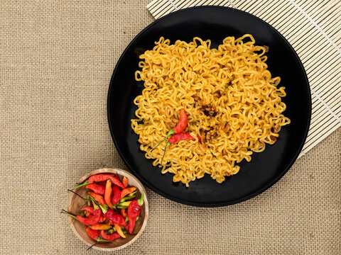 Indomie Bilder – Durchsuchen 544 Archivfotos, Vektorgrafiken und Videos ...