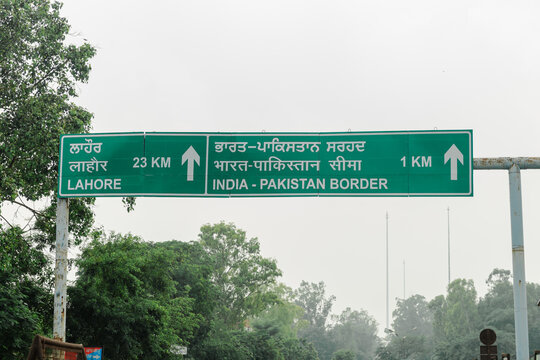 "Wagah Border" Images – Browse 720 Stock Photos, Vectors, and Video ...