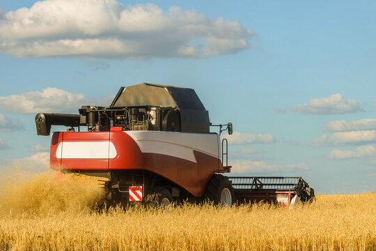 Reaping-Machine Imagens – Procure 77 fotos, vetores e vídeos | Adobe Stock