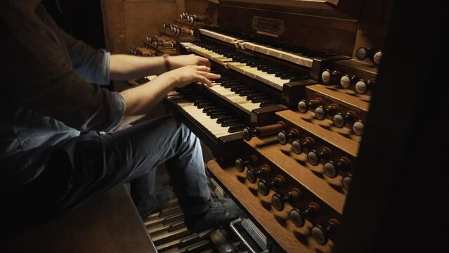 รูปภาพOrganist – เลือกดูภาพถ่ายสต็อก เวกเตอร์ และวิดีโอ3,006 | Adobe Stock