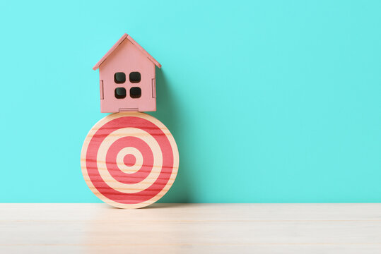 Real Estate Competitors Images – Browse 4,755 Stock Photos, Vectors ...
