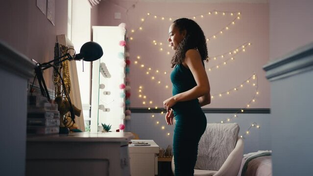 Prom Selfie Images – Browse 2,486 Stock Photos, Vectors, and Video ...