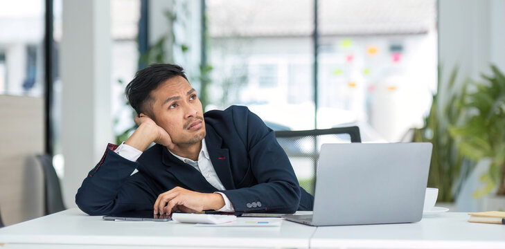 Distrait Bilder – Durchsuchen 37,476 Archivfotos, Vektorgrafiken und ...