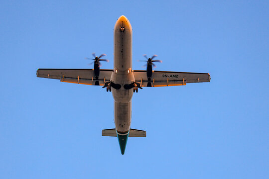 "Atr 72" Images – Browse 411 Stock Photos, Vectors, and Video | Adobe Stock