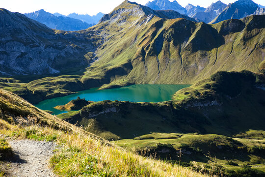 "Balu Images – Parcourir 1,488 le catalogue de photos, vecteurs et ...